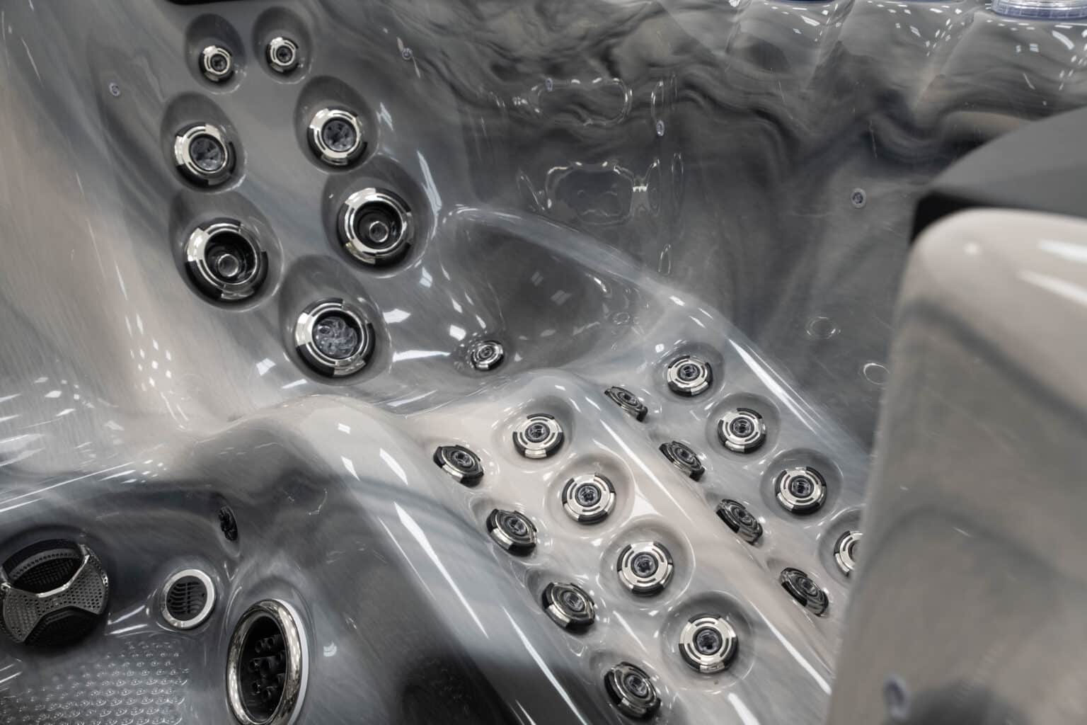 Refresh - Shop Valley Pool & Spa - Deluxe Range, Platinum Spas