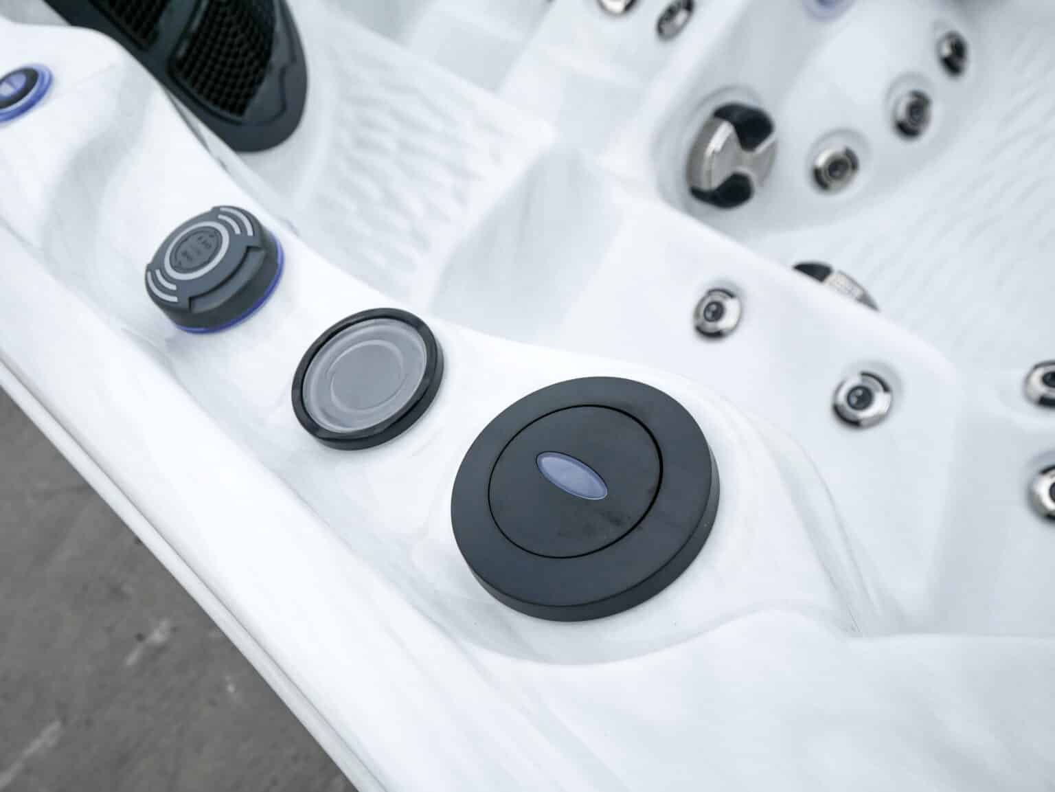 Infinity - Shop Valley Pool & Spa - Platinum Spas, Premium Range